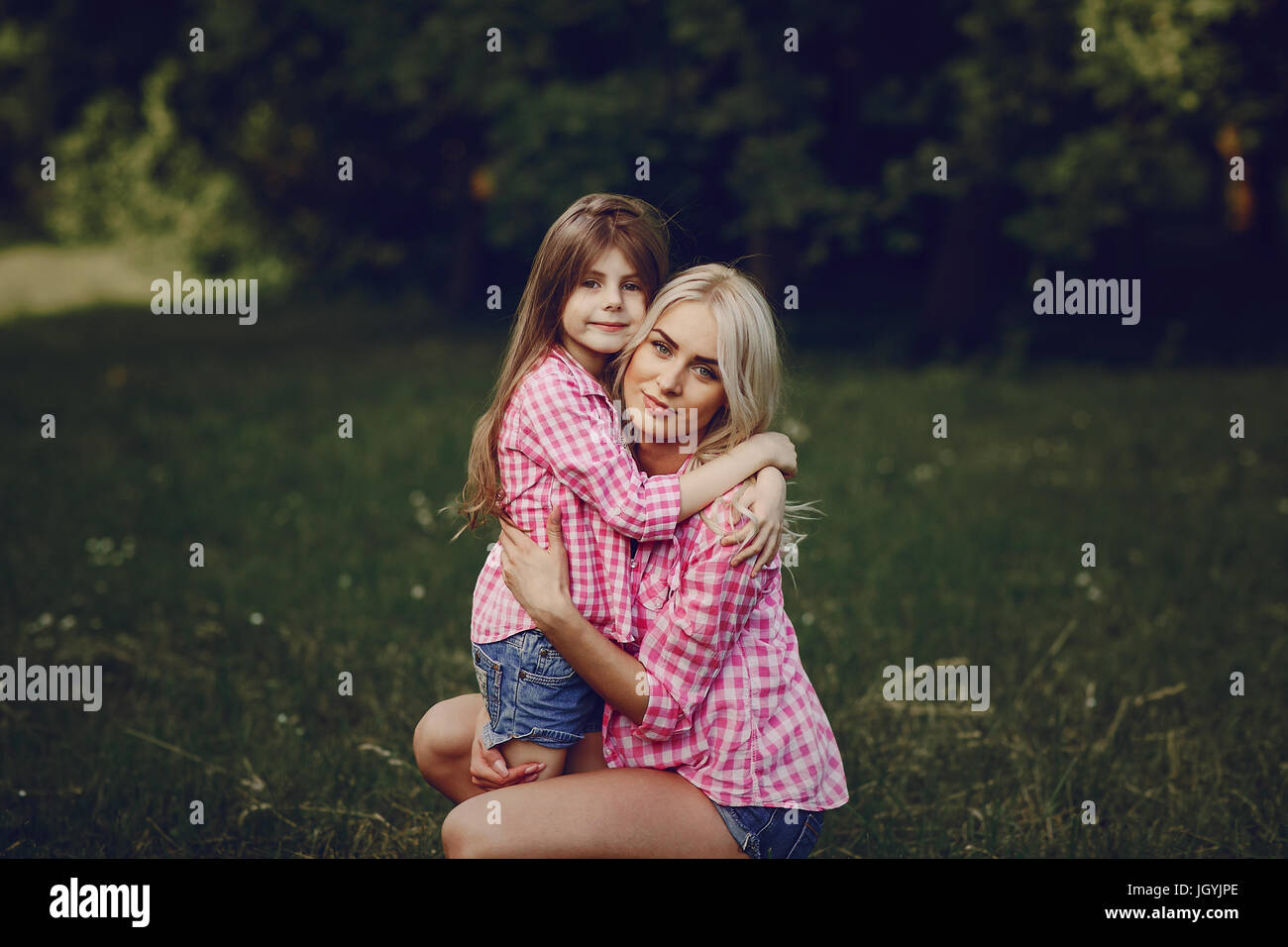Mama tochter shirts -Fotos und -Bildmaterial in hoher Auflösung – Alamy
