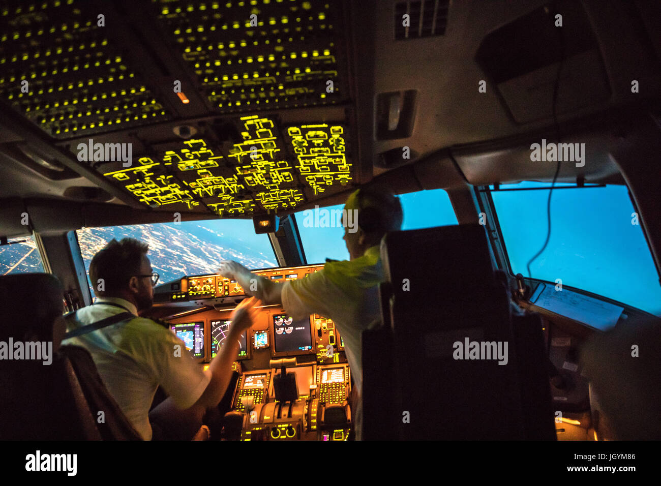 Flugzeug Piloten Cockpit Stockfotos und -bilder Kaufen - Alamy