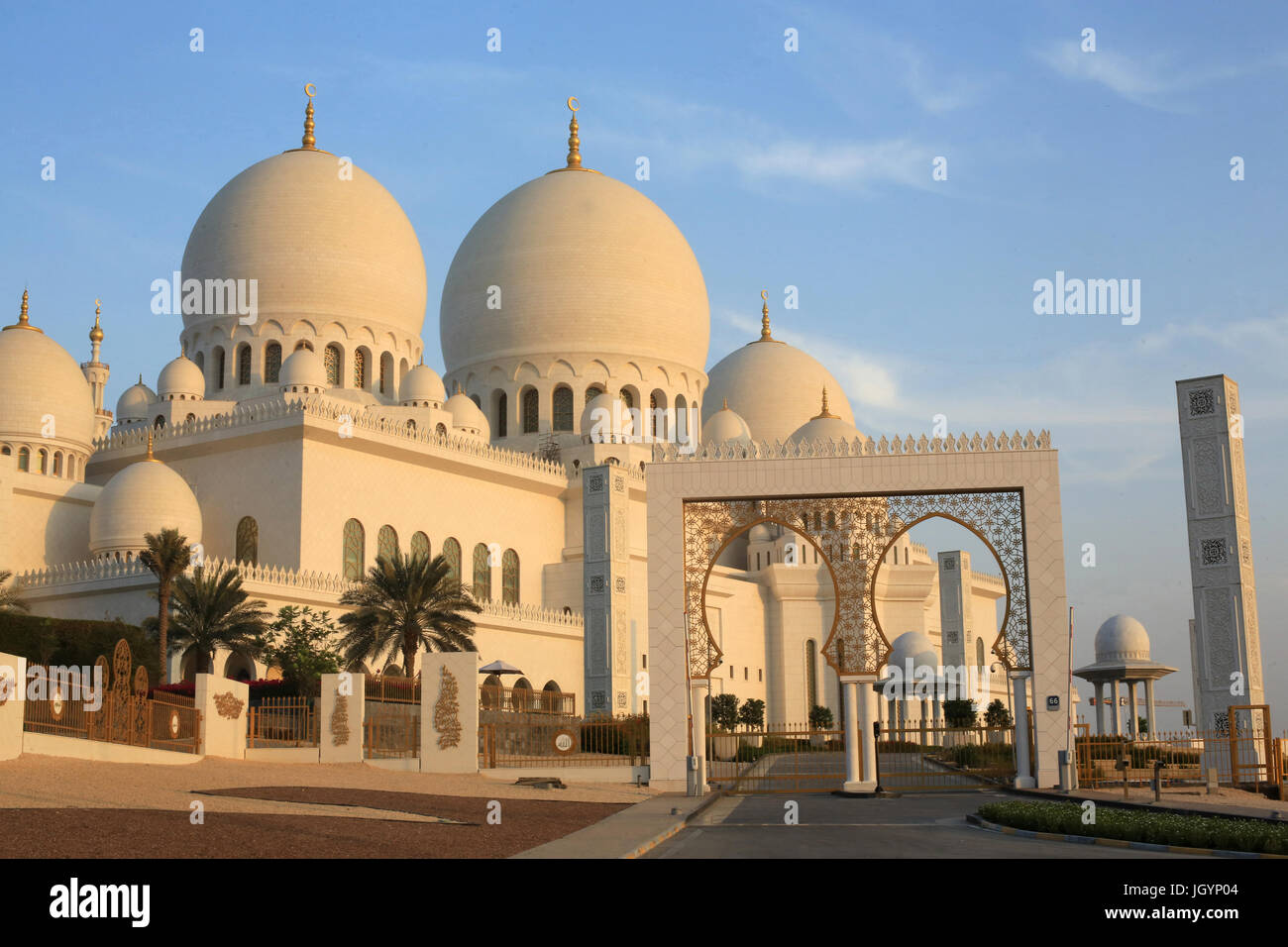 Eingang zur moschee -Fotos und -Bildmaterial in hoher Auflösung – Alamy