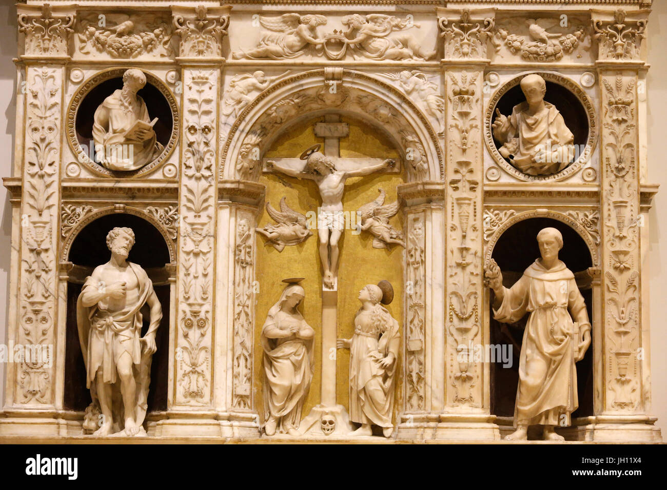 Kreuzigung flankiert -Fotos und -Bildmaterial in hoher Auflösung – Alamy