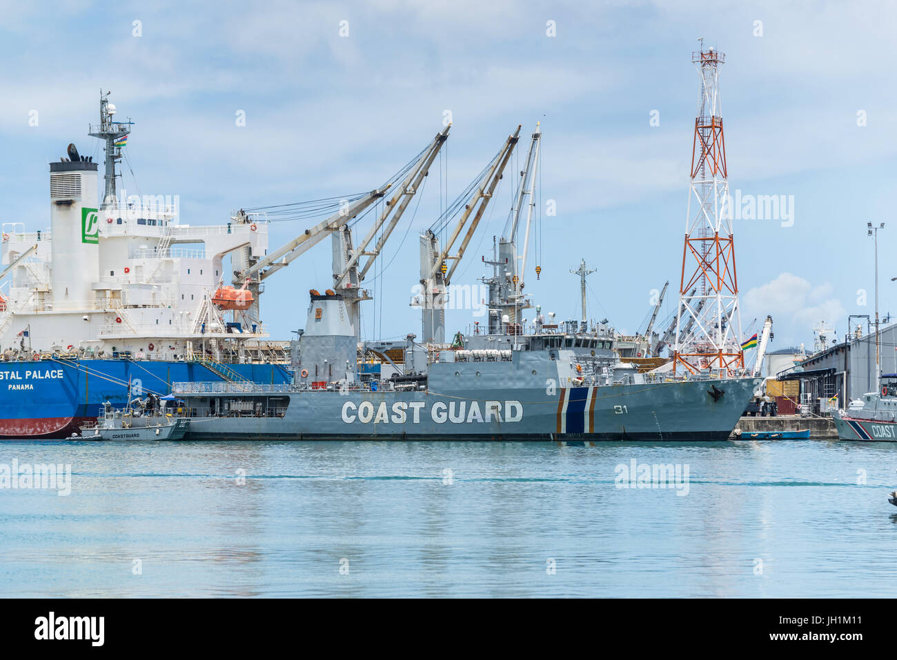 Port Louis, Mauritius - 25. Dezember 2015: Offshore-Patrouillenboot ...