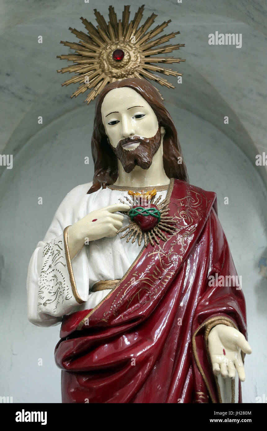 Herz jesu kirche -Fotos und -Bildmaterial in hoher Auflösung – Alamy