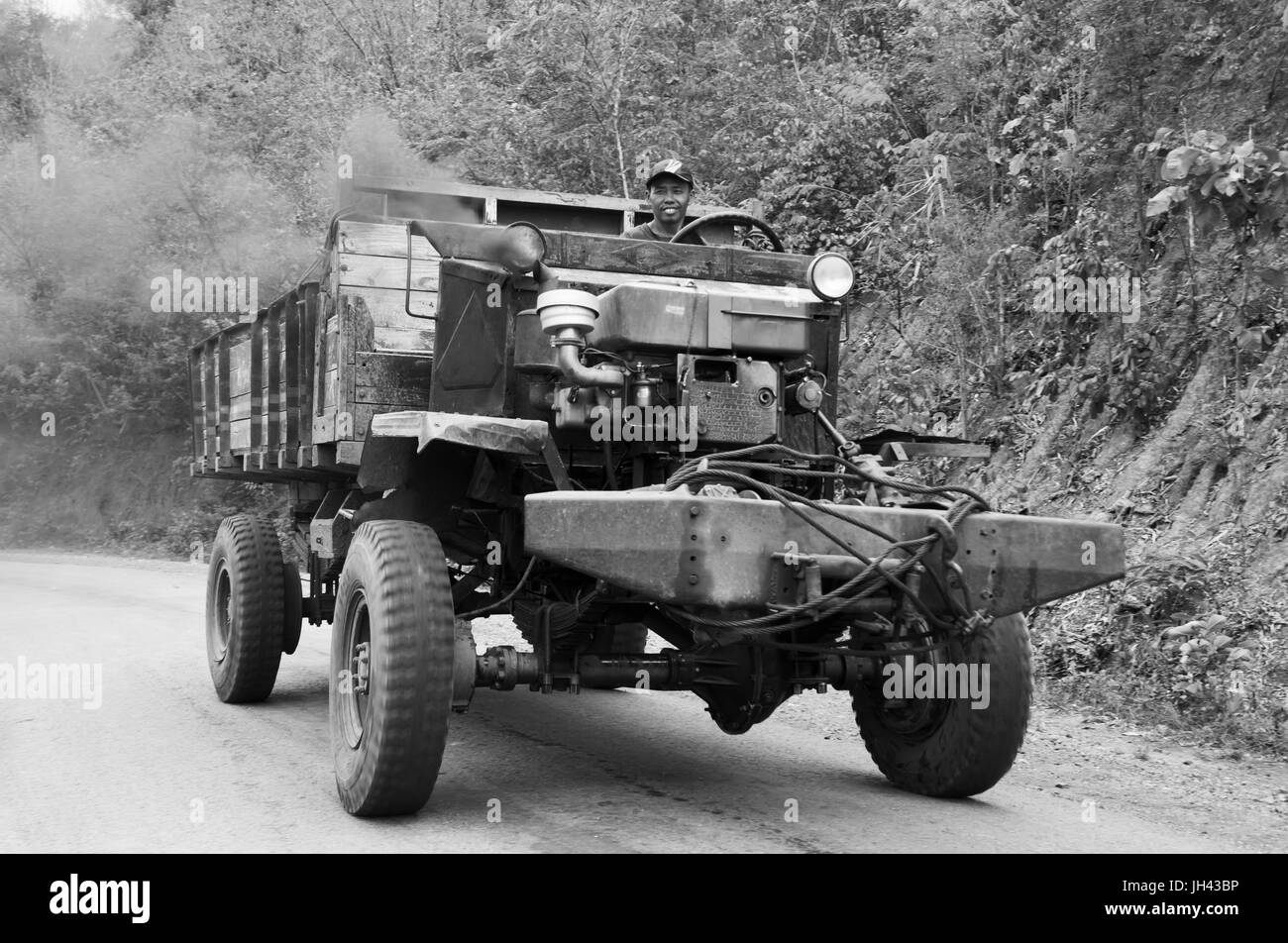 British army truck Schwarzweiß-Stockfotos und -bilder - Alamy