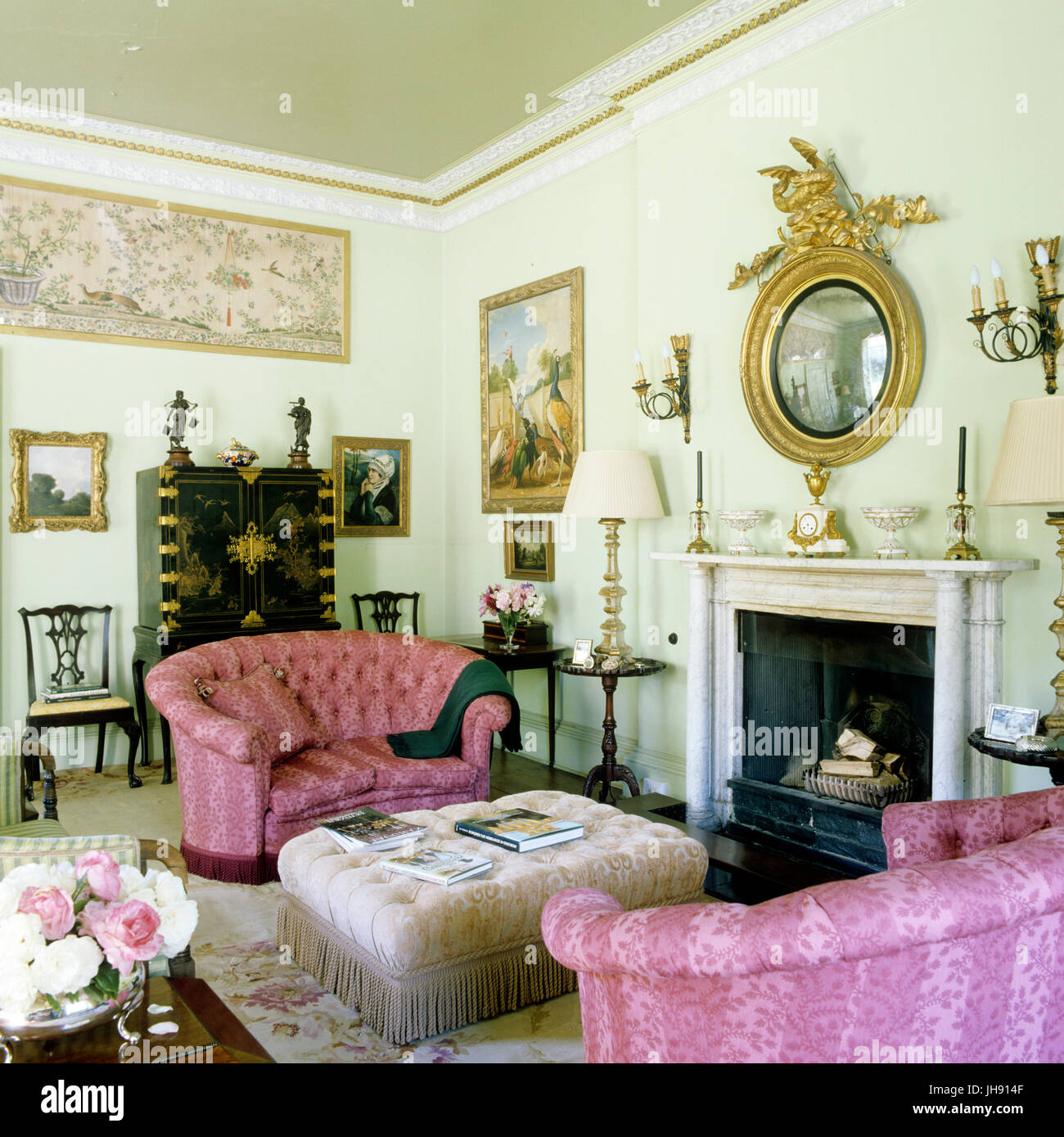 Regentschafts konvexspiegel -Fotos und -Bildmaterial in hoher Auflösung ...