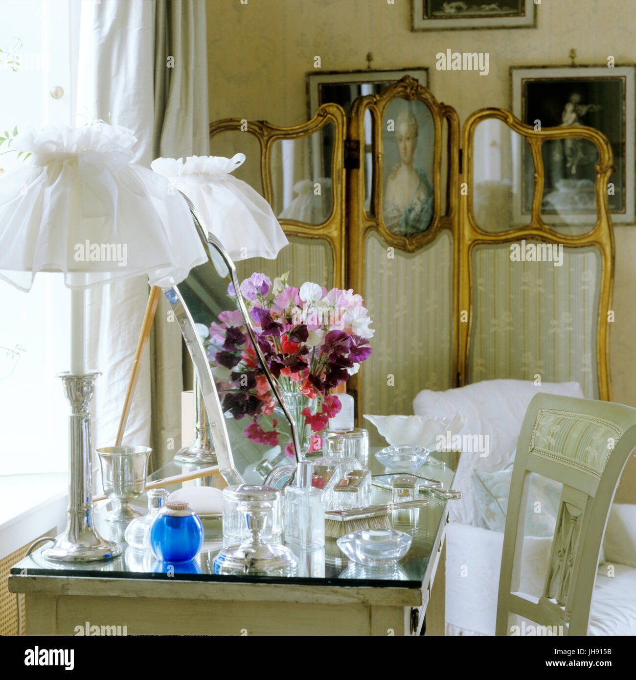 Regency style decoration -Fotos und -Bildmaterial in hoher Auflösung ...