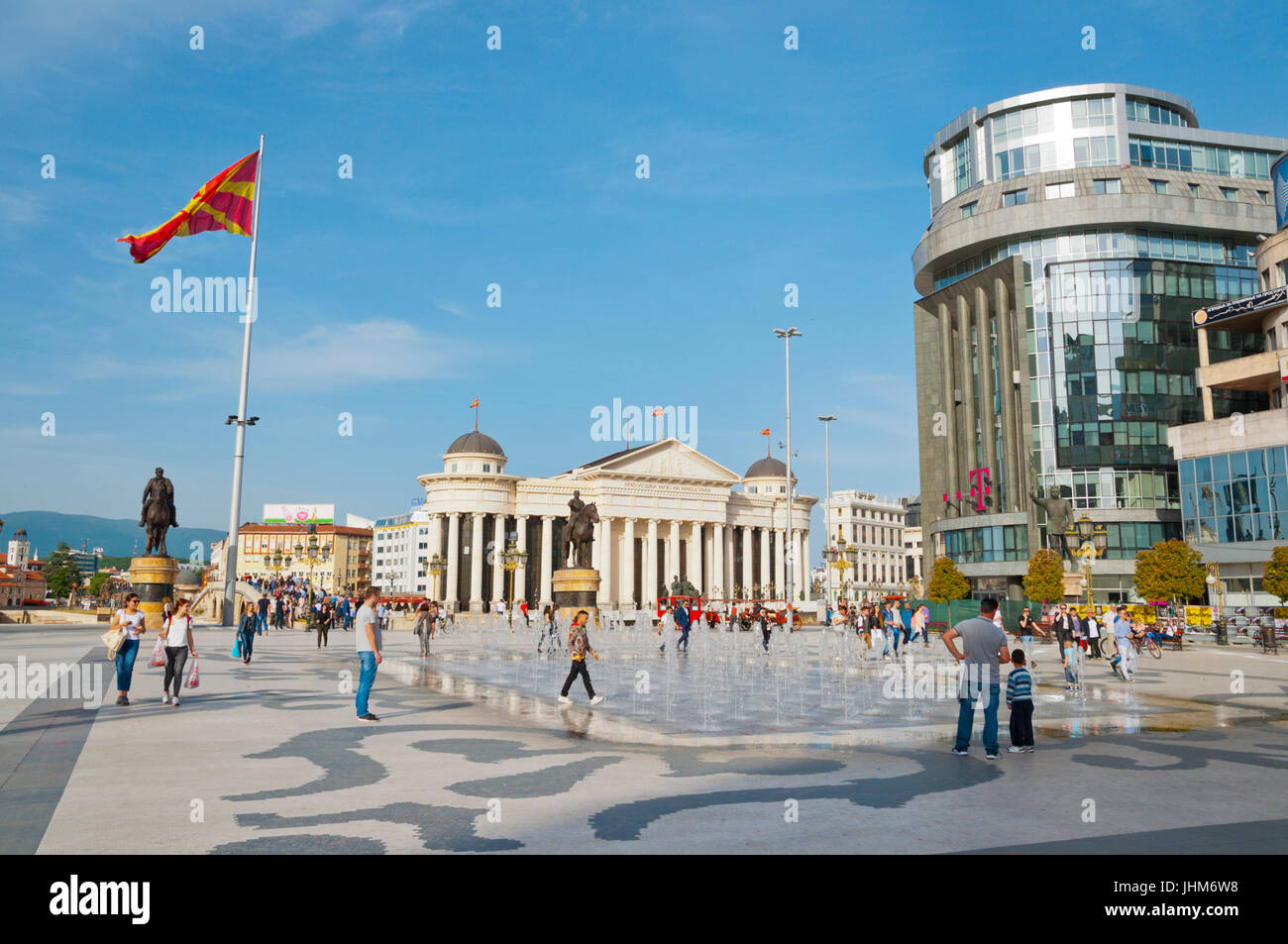 Plostad makedonija square skopje -Fotos und -Bildmaterial in hoher ...