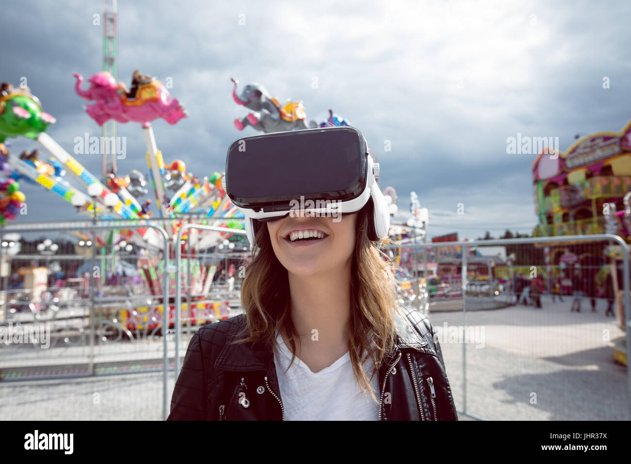 Virtual Reality Frau Stockfotos und -bilder Kaufen - Alamy