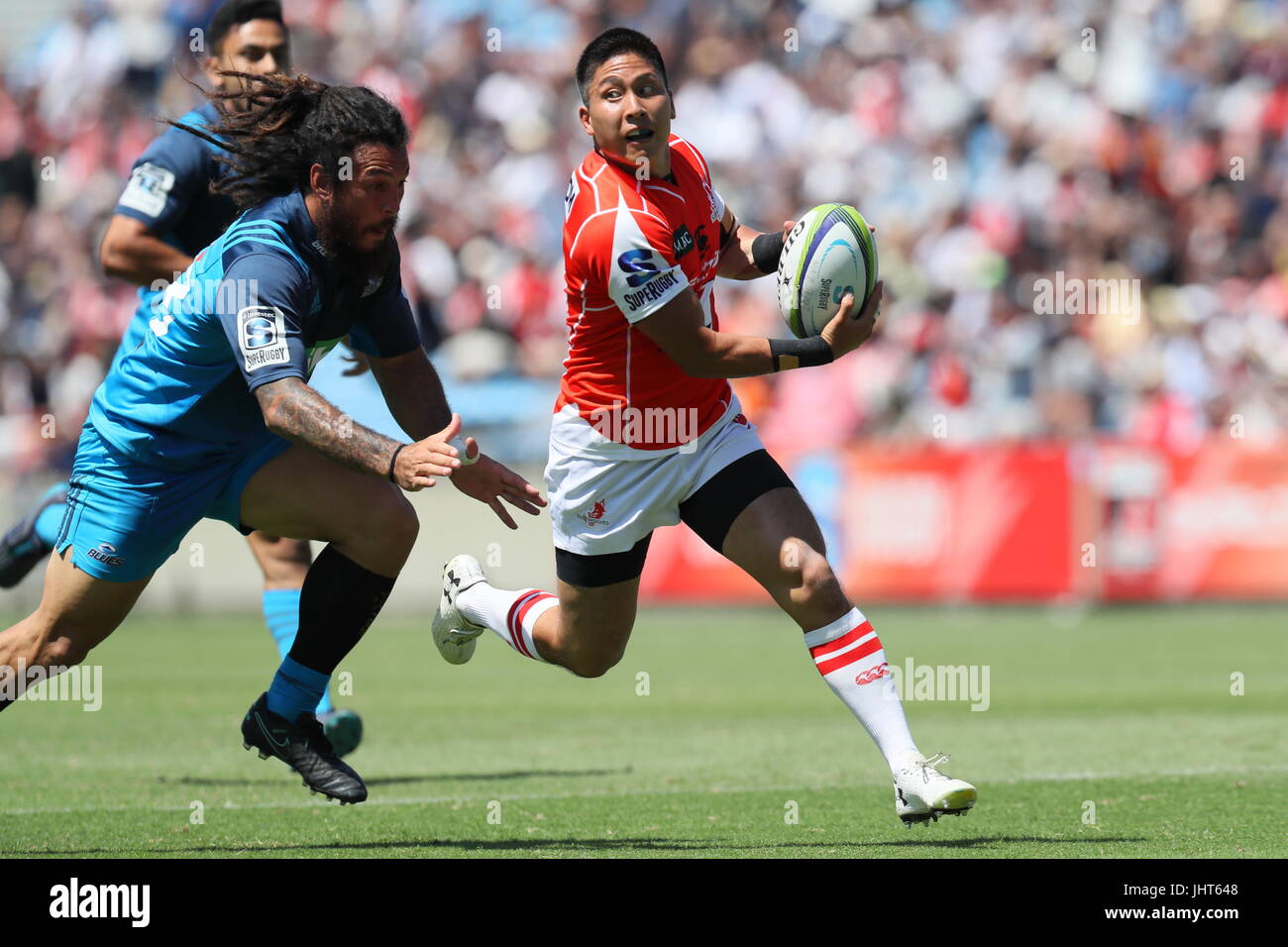 (L-R) Rene Ranger (Blues), Kaito Shigeno (Sunwolves), 15. Juli 2017 ...