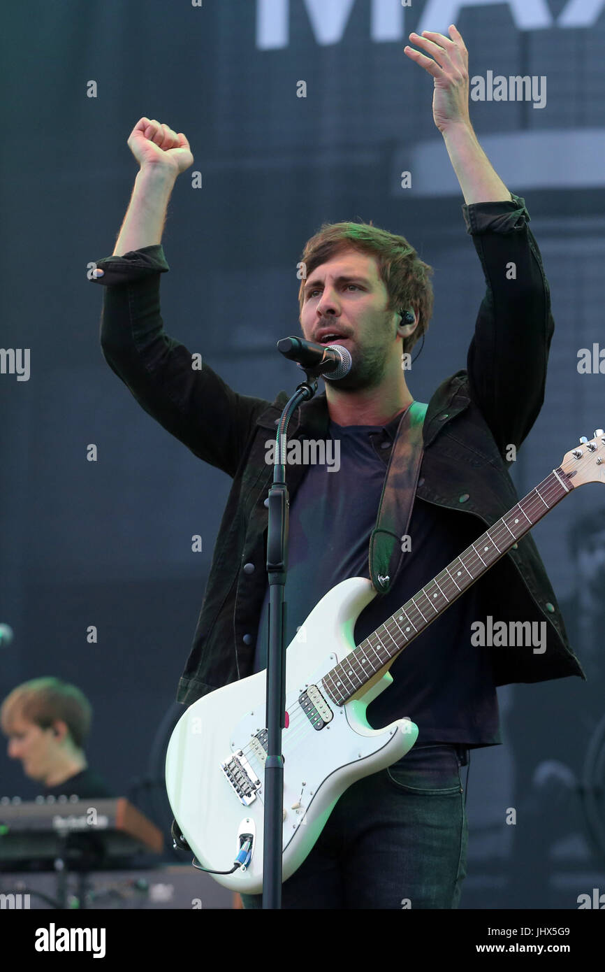 Max giesinger singer -Fotos und -Bildmaterial in hoher Auflösung – Alamy