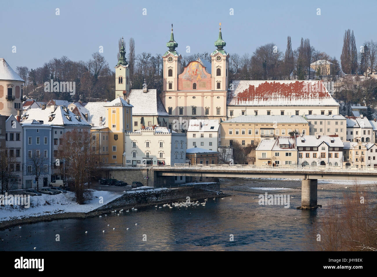 Michaelerkirche und Enns im Winter, Steyr, Oberösterreich, Österreich ...