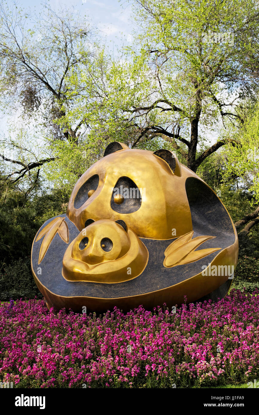 Die berühmten Panda-Statue in Chengdu Research Base of Giant Panda ...