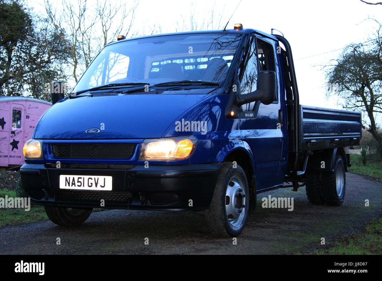 Ford Transit Pritsche Stockfotografie - Alamy