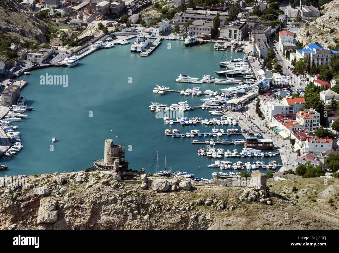 Balaklava submarine base -Fotos und -Bildmaterial in hoher Auflösung ...