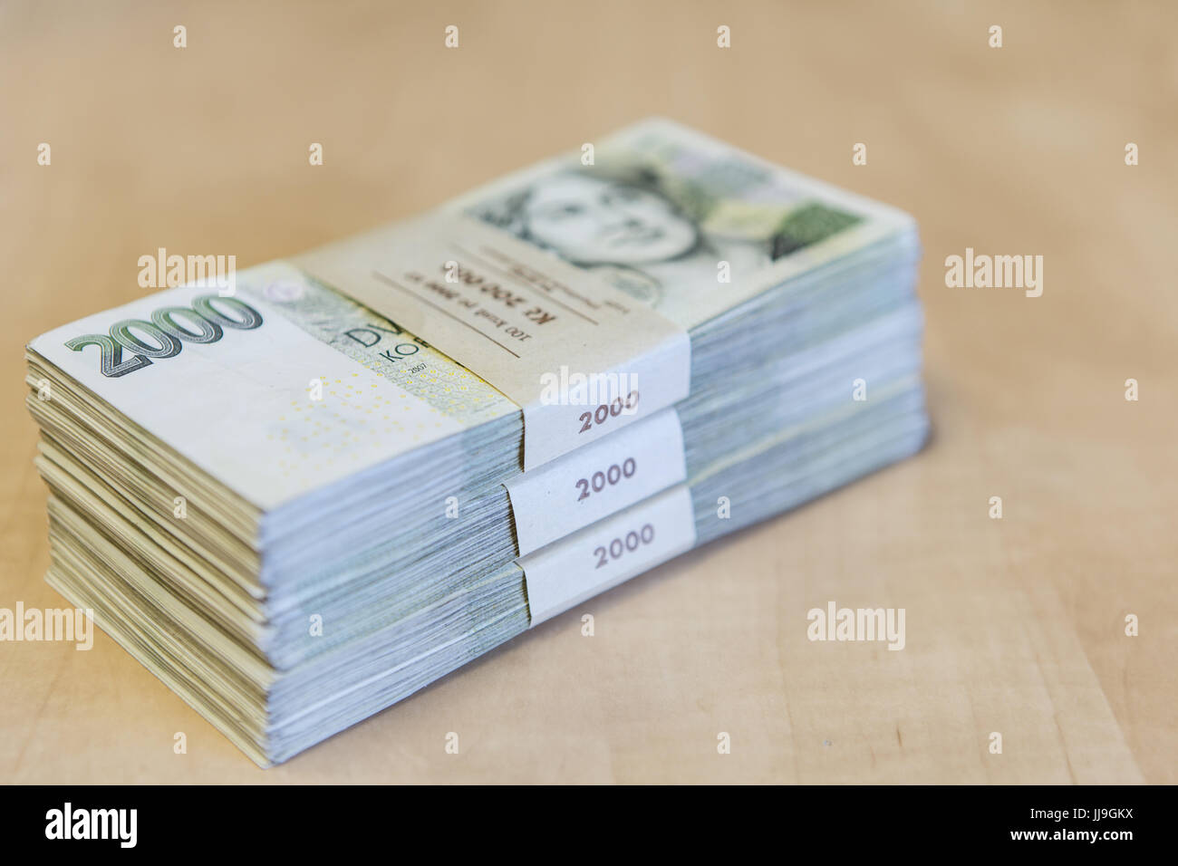 Packung von Geld - große Haufen von Banknoten, Tschechische Krone ...