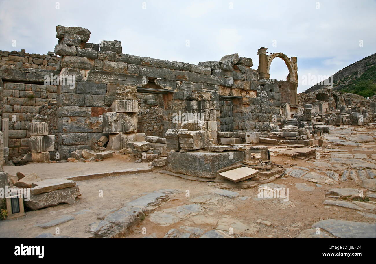 Steinbogen stadtzentrum -Fotos und -Bildmaterial in hoher Auflösung – Alamy