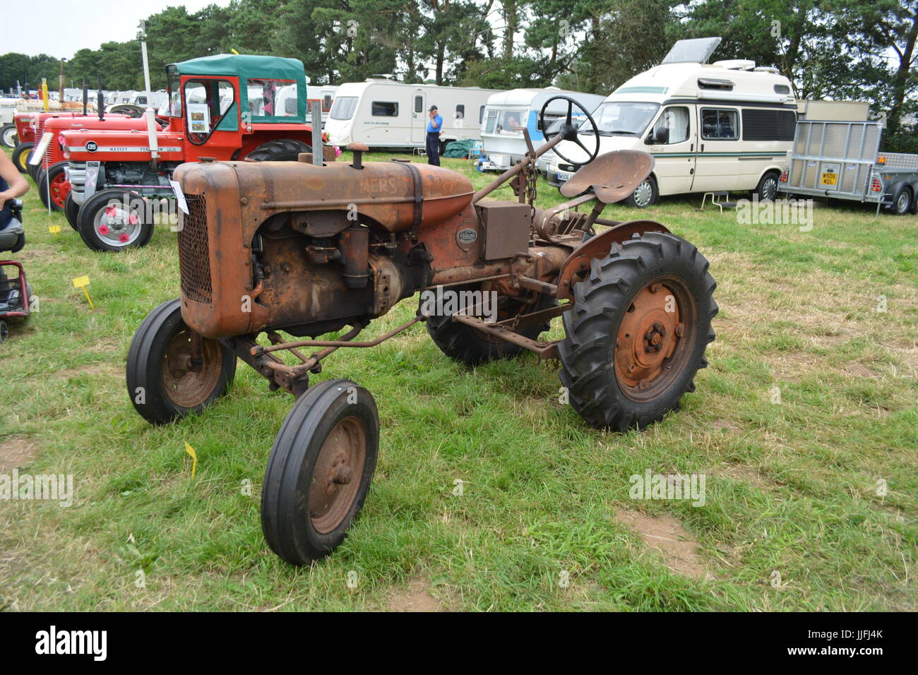 Vintage tractor seat -Fotos und -Bildmaterial in hoher Auflösung – Alamy