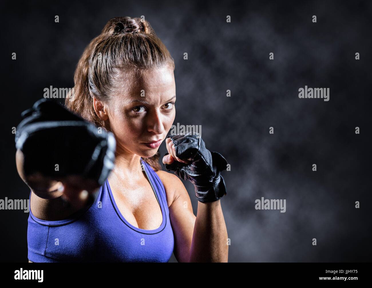 Female boxer -Fotos und -Bildmaterial in hoher Auflösung – Alamy