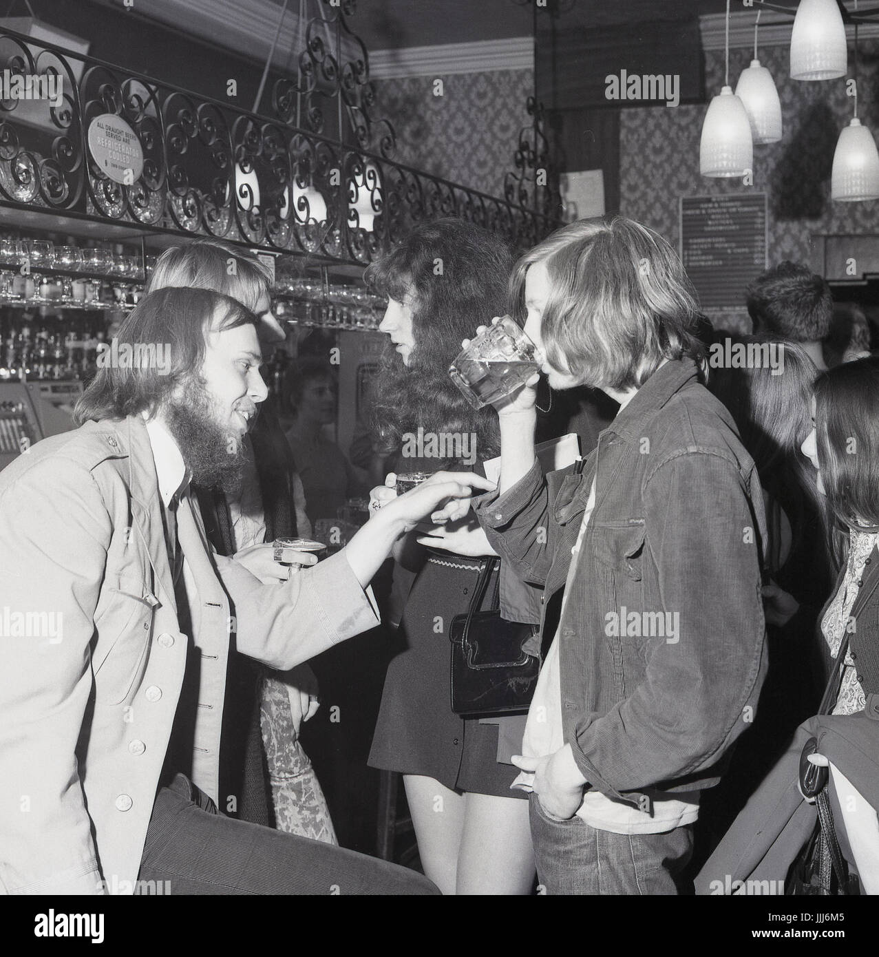 Studenten in den 1970er jahren -Fotos und -Bildmaterial in hoher ...