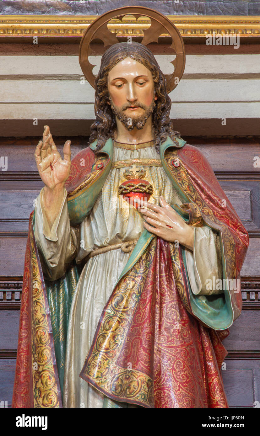 Herz jesu kirche -Fotos und -Bildmaterial in hoher Auflösung – Alamy