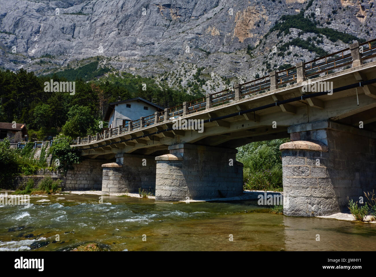 Fluss sarca -Fotos und -Bildmaterial in hoher Auflösung – Alamy
