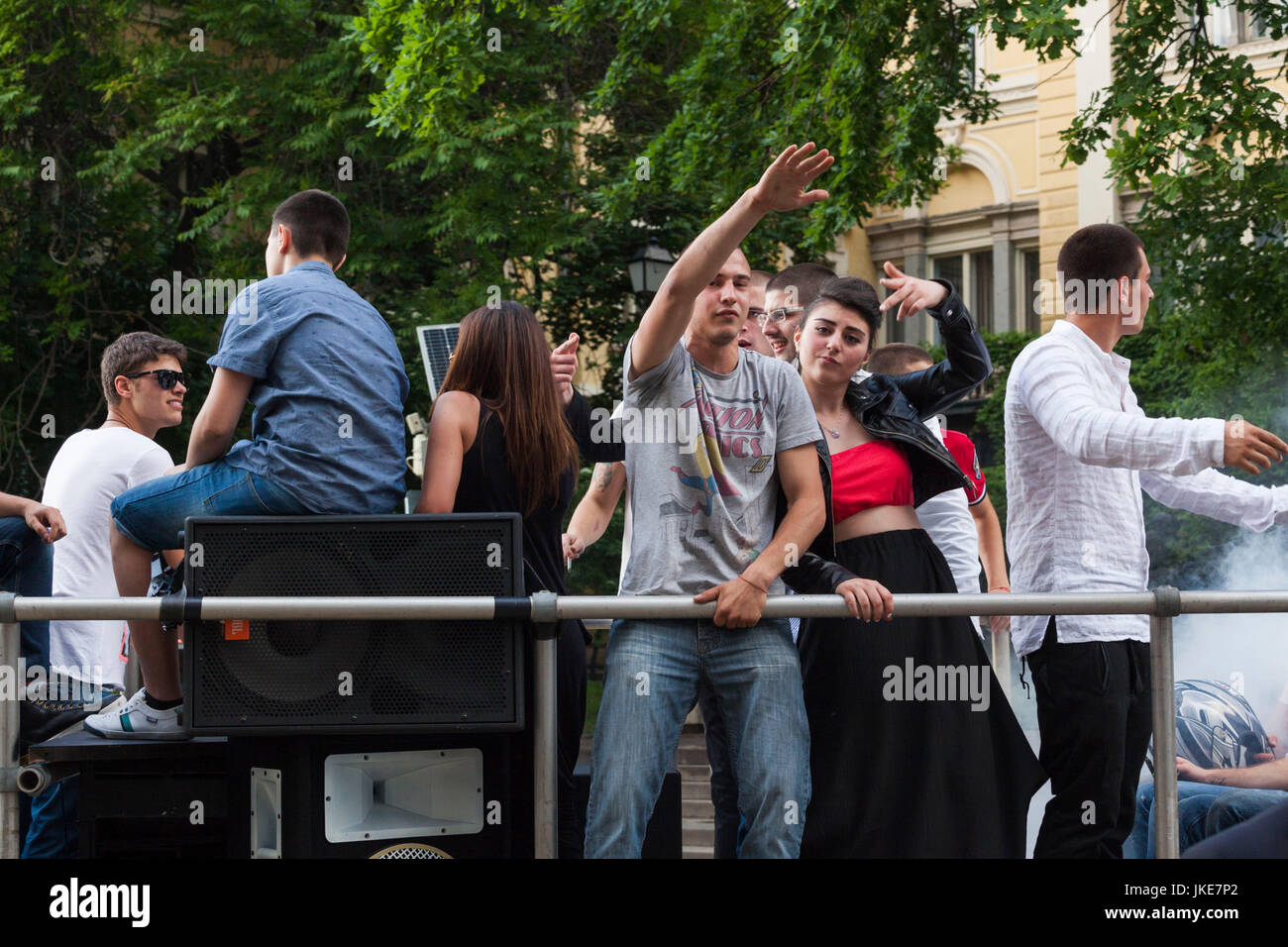 Bulgarische studenten feiern abitur -Fotos und -Bildmaterial in hoher ...