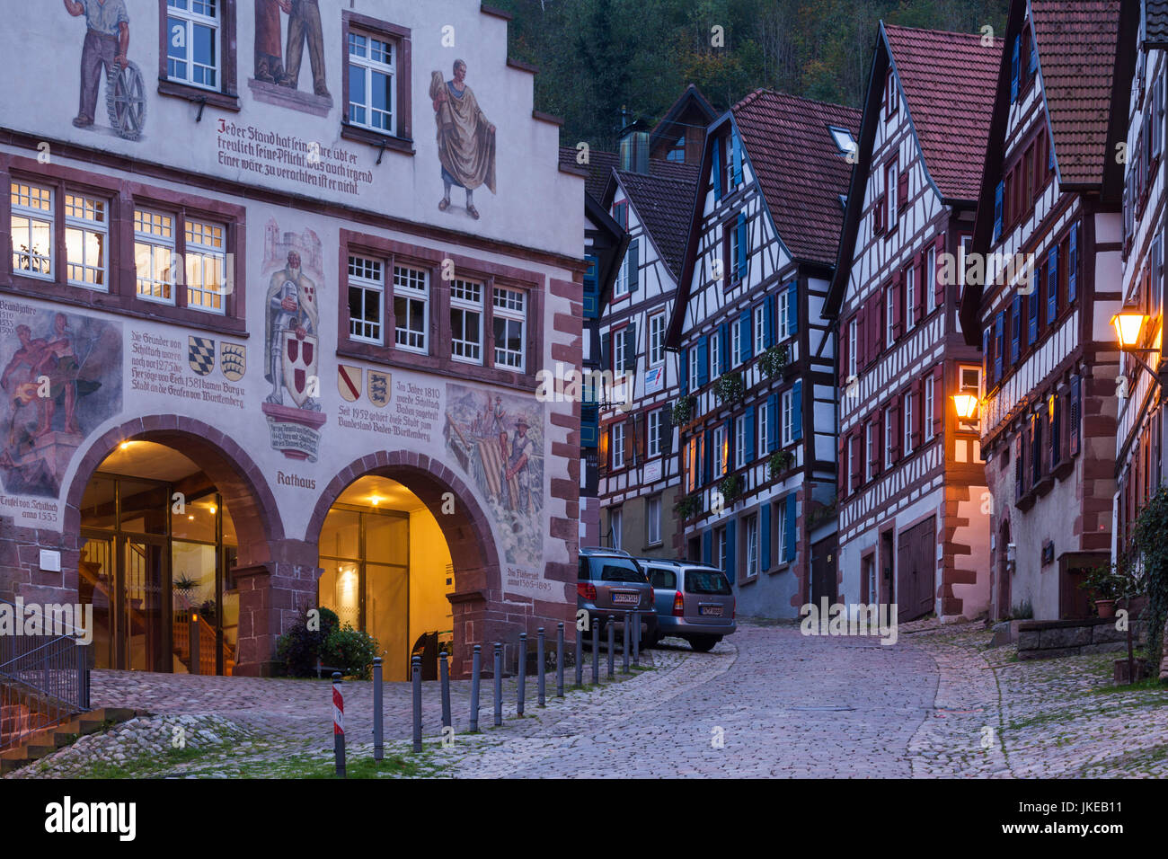 Deutschland, Baden-Württemberg, Schwarzwald, Schiltach, Rathaus, dawn ...