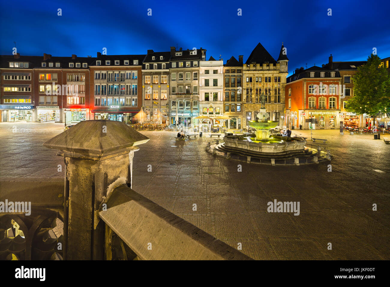 AACHEN - 05. Juni: Blick über den berühmten Markt Platz von Aachen ...