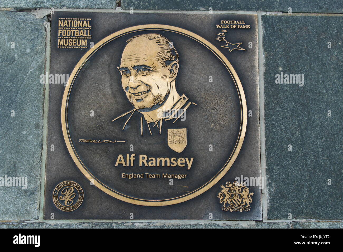 Alf Ramsey Bronzetafel am Fußball Walk of Fame - Nationale Fußball ...