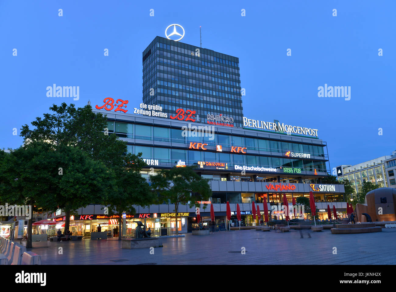 Berlin charlottenburg europacenter -Fotos und -Bildmaterial in hoher ...