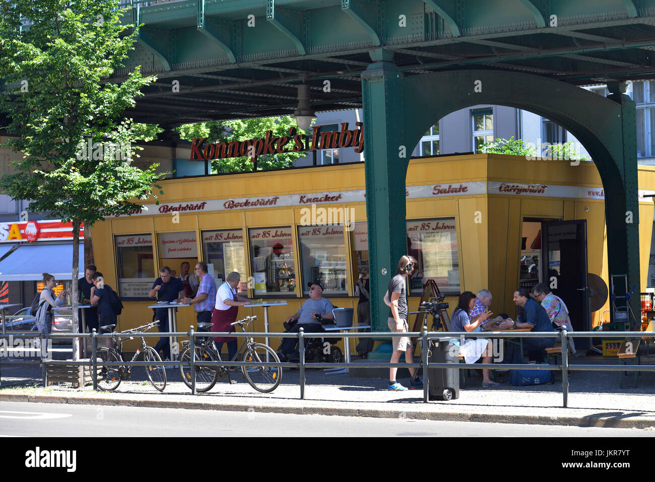 Imbiss berlin -Fotos und -Bildmaterial in hoher Auflösung – Alamy