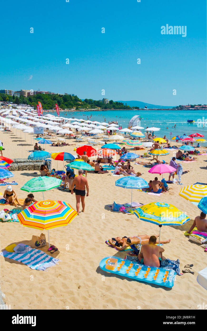 Strand mit menschen -Fotos und -Bildmaterial in hoher Auflösung – Alamy