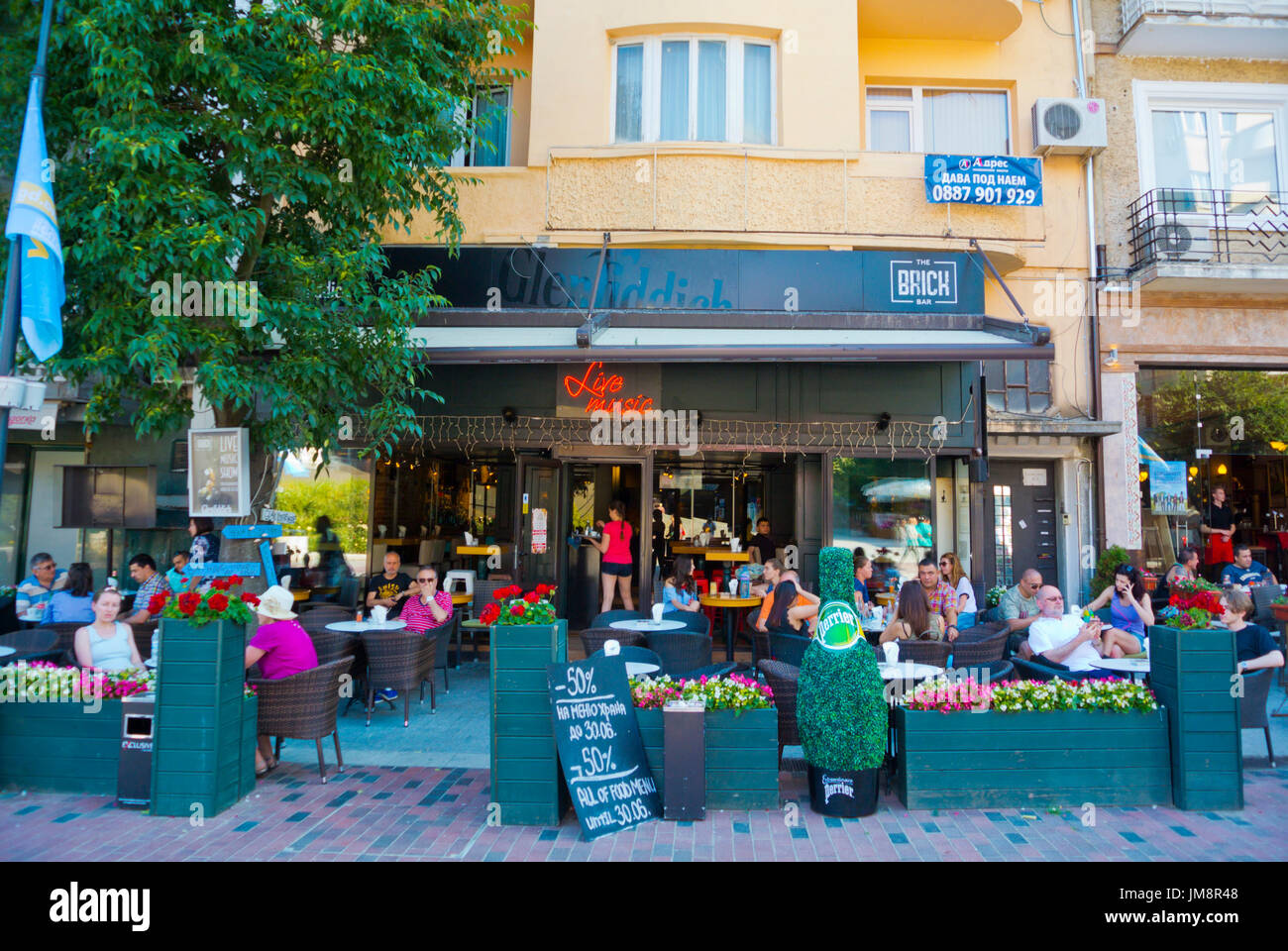 Street scene varna bulgaria -Fotos und -Bildmaterial in hoher Auflösung ...