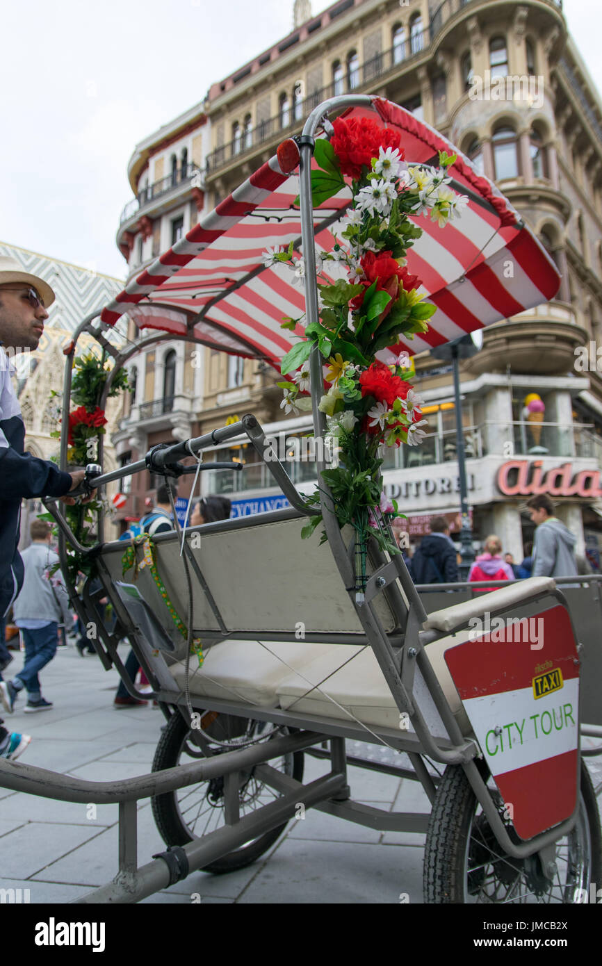 Rikscha dreirad -Fotos und -Bildmaterial in hoher Auflösung – Alamy