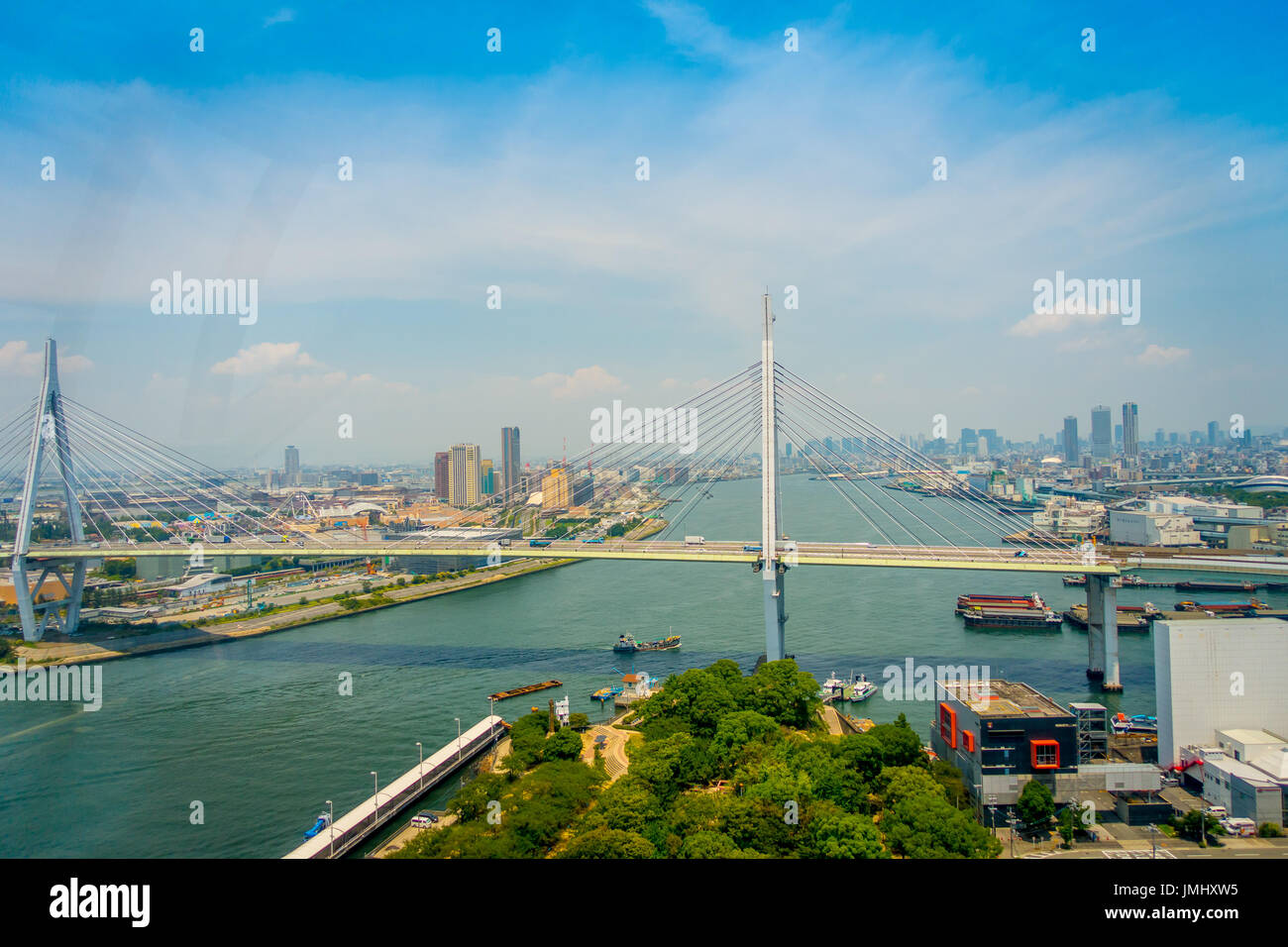 Bridge osaka sea port -Fotos und -Bildmaterial in hoher Auflösung – Alamy