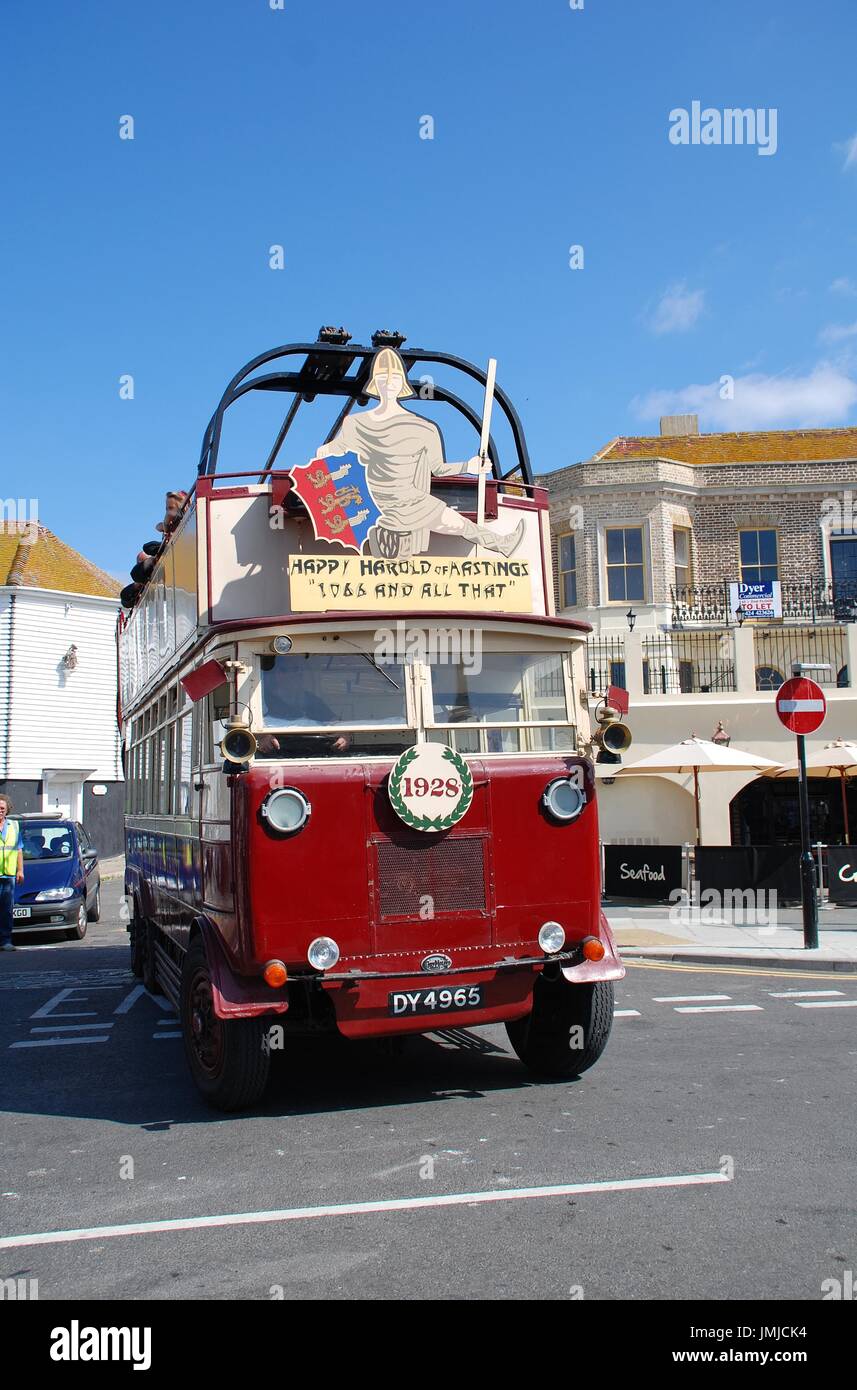 Vintage open top bus bus -Fotos und -Bildmaterial in hoher Auflösung ...