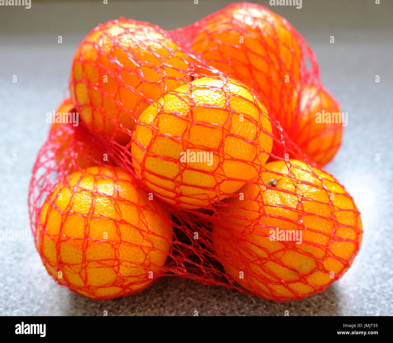 Netto von orangen -Fotos und -Bildmaterial in hoher Auflösung – Alamy
