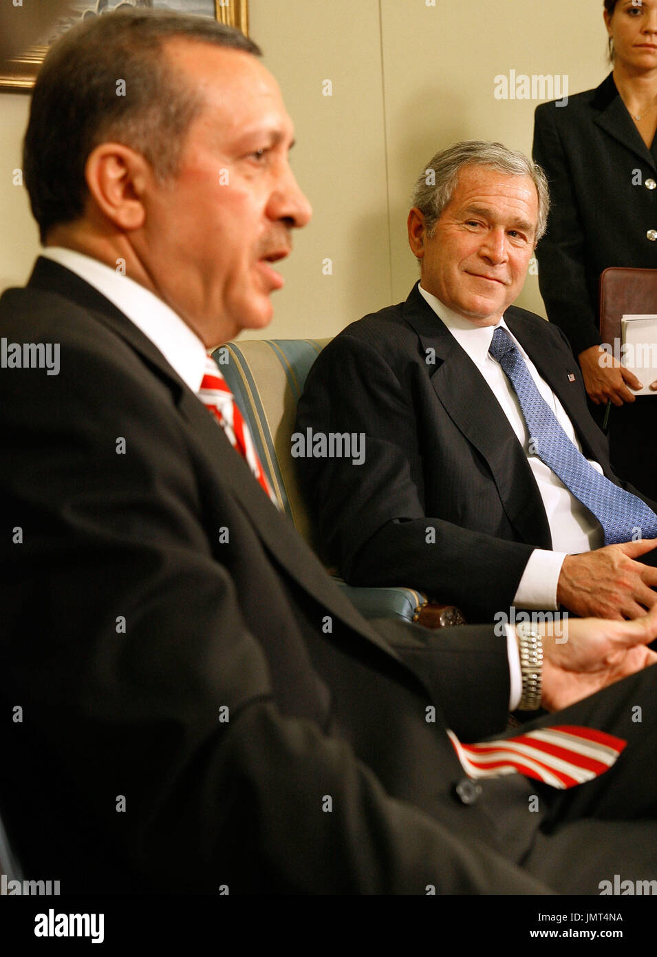 Washington, DC - 5. November 2007--setz United States President George ...
