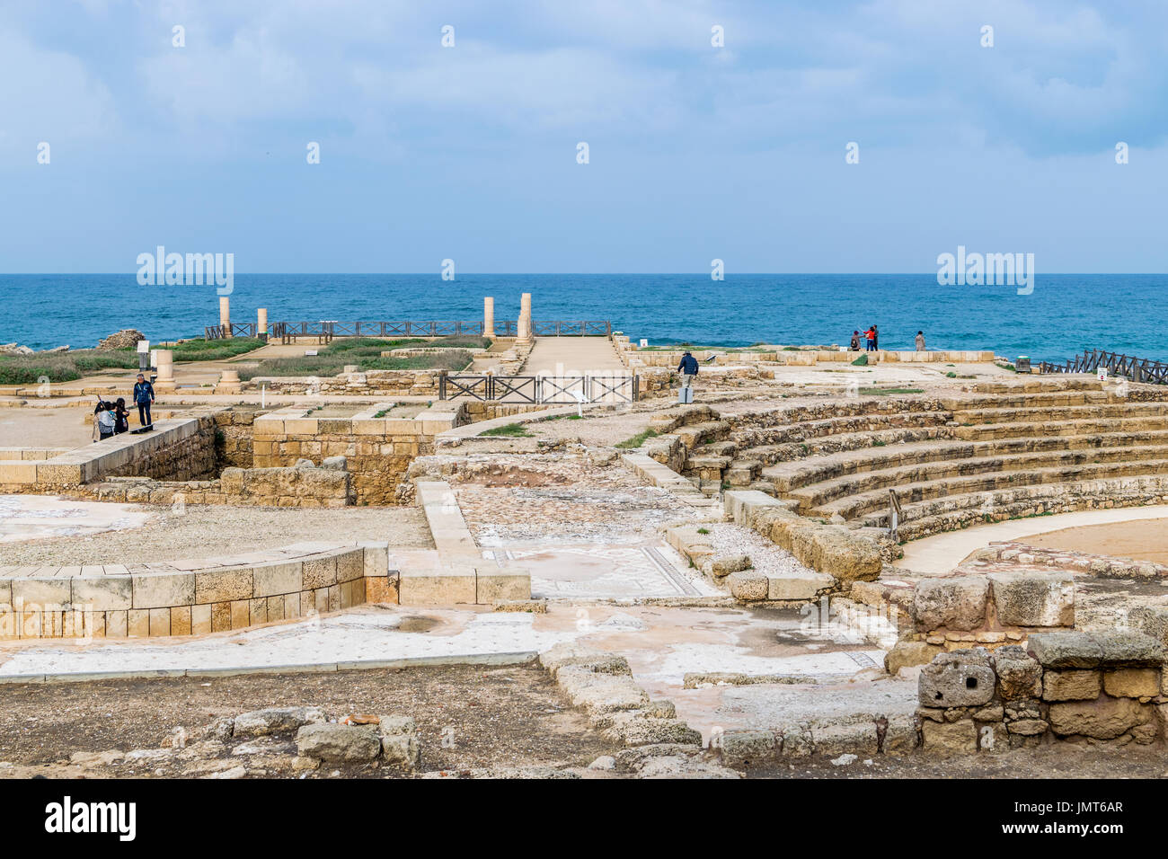Roman amphitheater caesarea israel -Fotos und -Bildmaterial in hoher ...