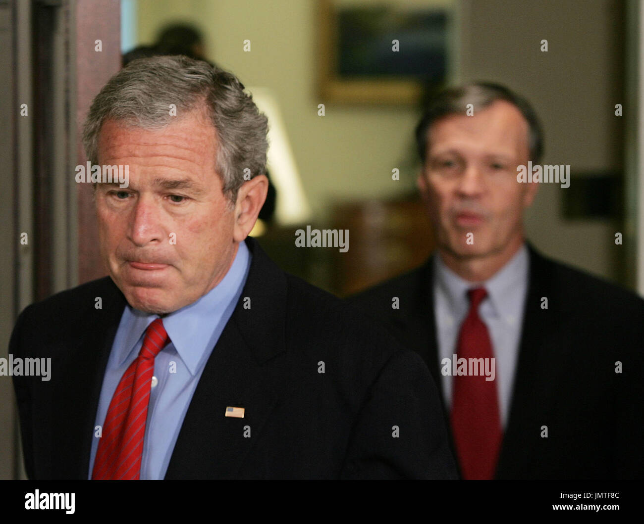 Washington, D.C. - 2. Juni 2005--US-Präsident George W. Bush, führt ...