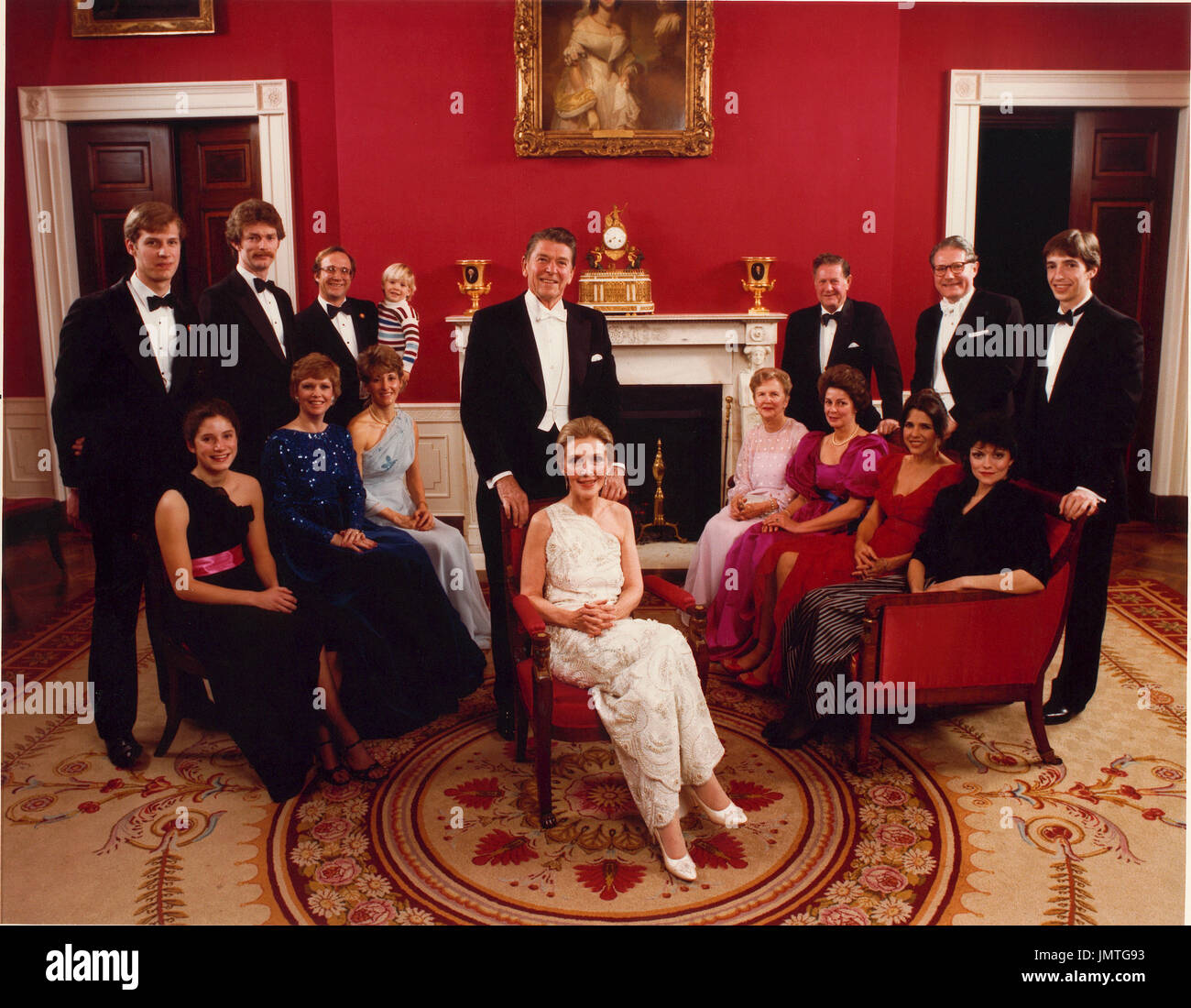 Reagan Inaugural Familienfoto im Red Room im Weißen Haus in Washington ...