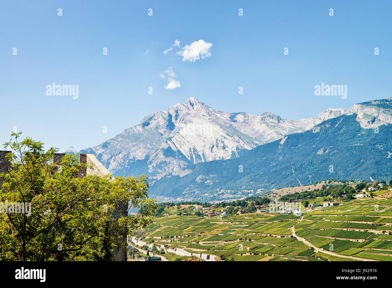 Schloss Tourbillon mit Landschaft von Sion, Hauptstadt des Kantons ...