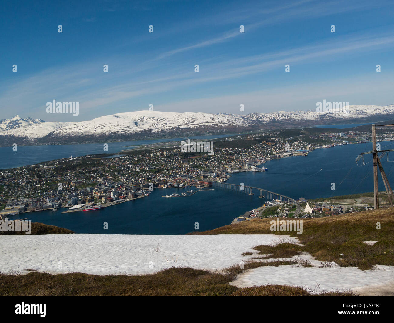 Blick auf die stadt tromso -Fotos und -Bildmaterial in hoher Auflösung ...