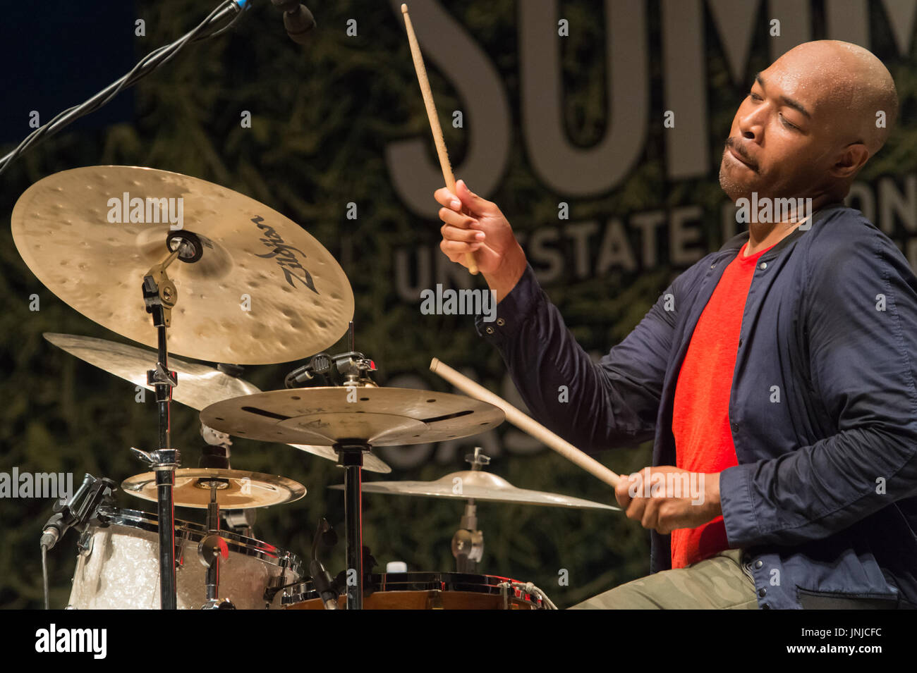 Reuben rogers am kontrabass -Fotos und -Bildmaterial in hoher Auflösung ...