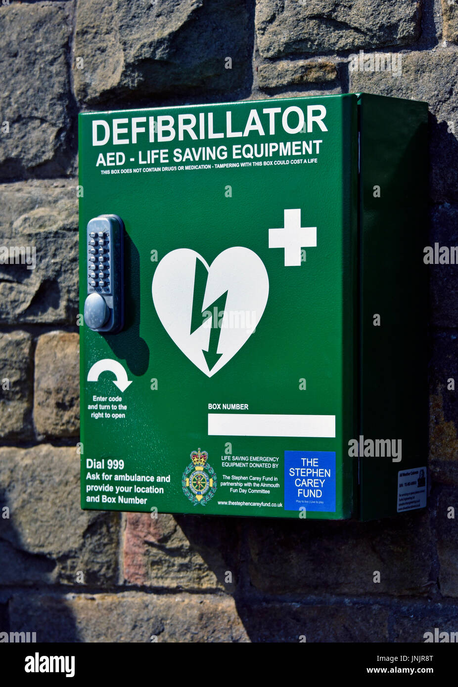 Aed an der wand -Fotos und -Bildmaterial in hoher Auflösung – Alamy