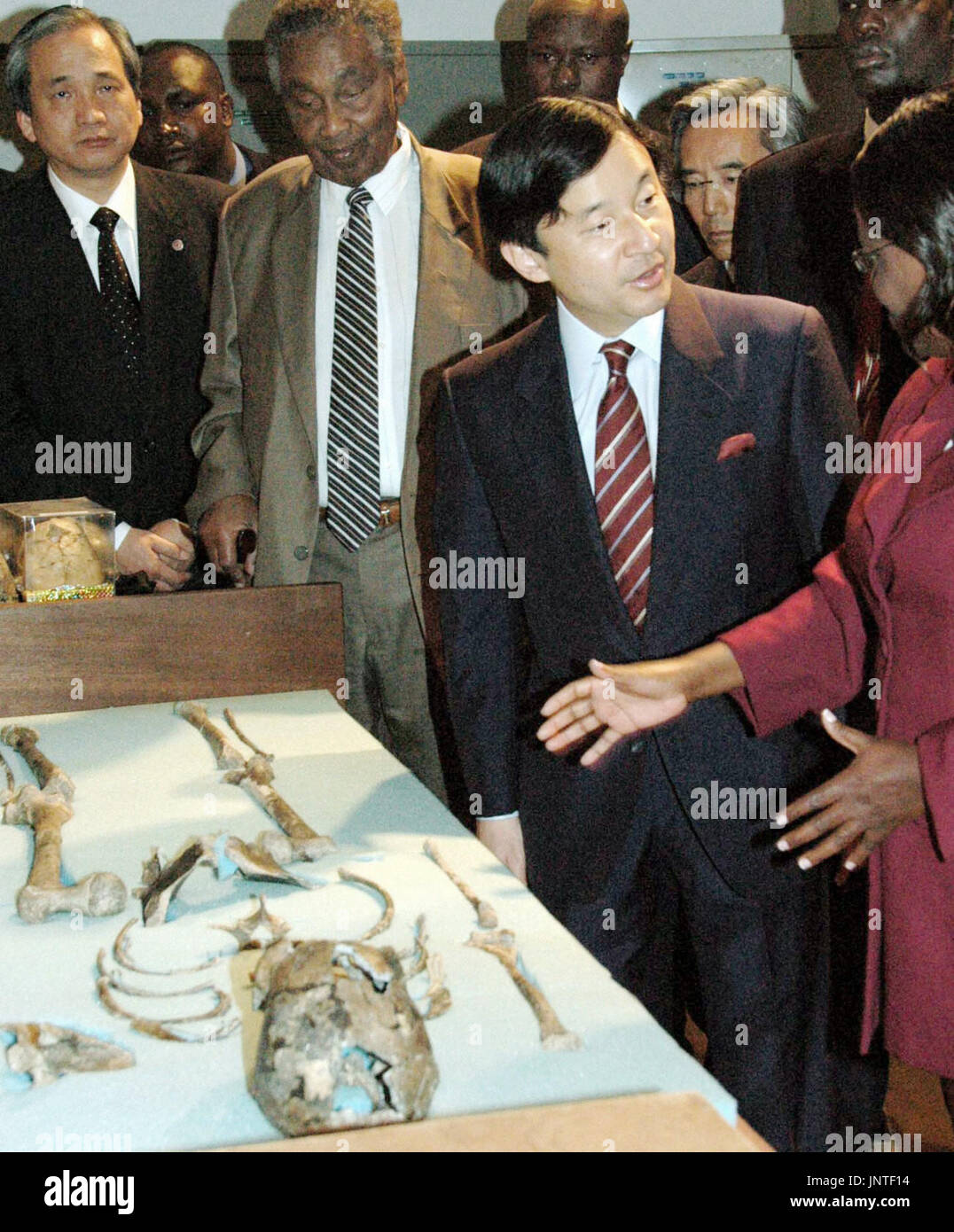 NAIROBI, Kenia - japanische Kronprinz Naruhito sieht das Turkana Boy ...