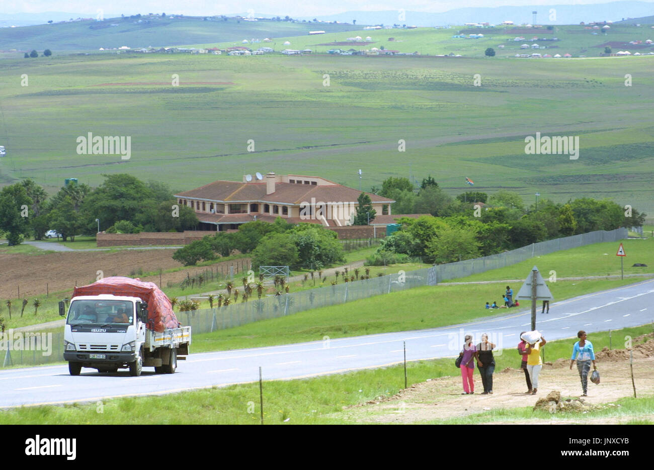 QUNU, Südafrika - Foto zeigt die Residenz des ehemaligen Präsidenten ...
