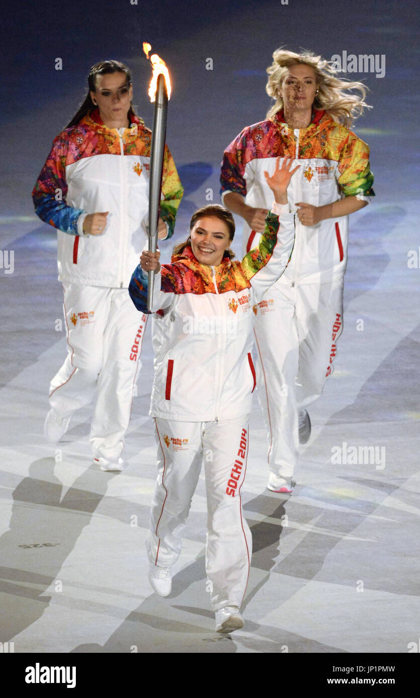 Sotschi, Russland - ehemalige Rhythmische Gymnastin Alina Kabaeva (C ...