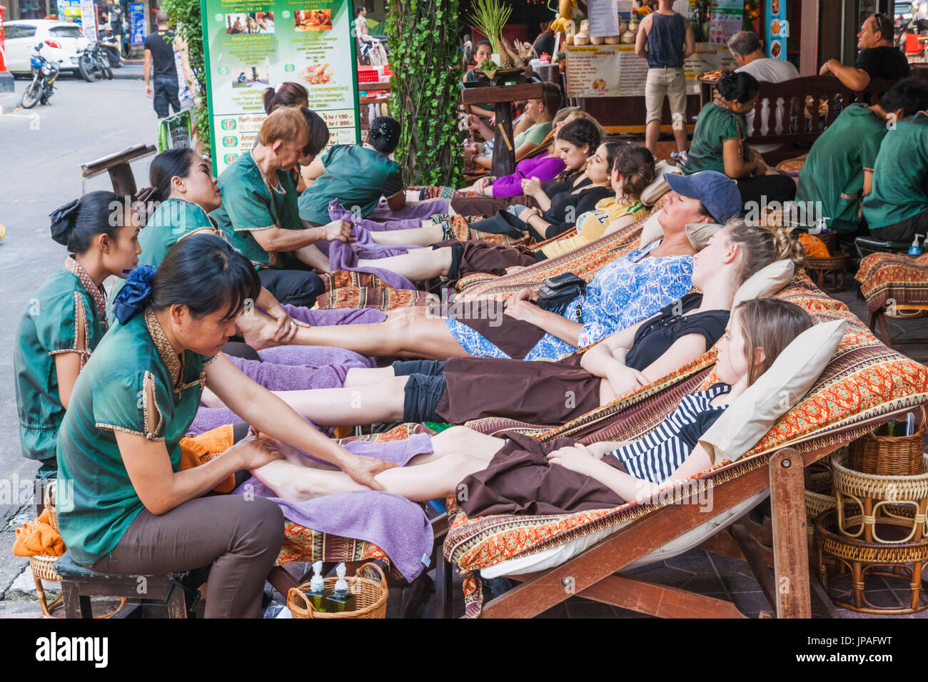 Foot masage -Fotos und -Bildmaterial in hoher Auflösung – Alamy