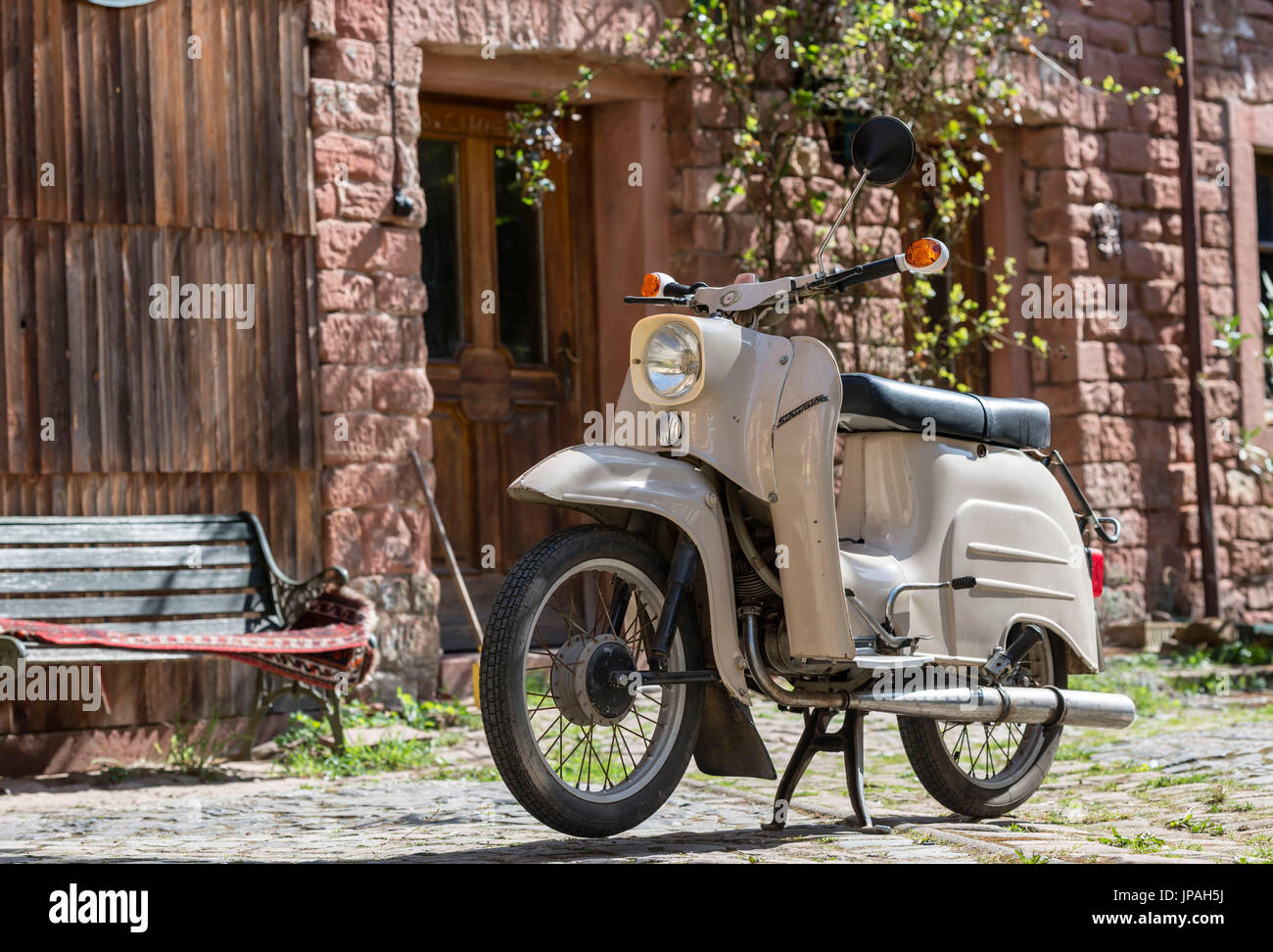 Simson motorrad -Fotos und -Bildmaterial in hoher Auflösung – Alamy