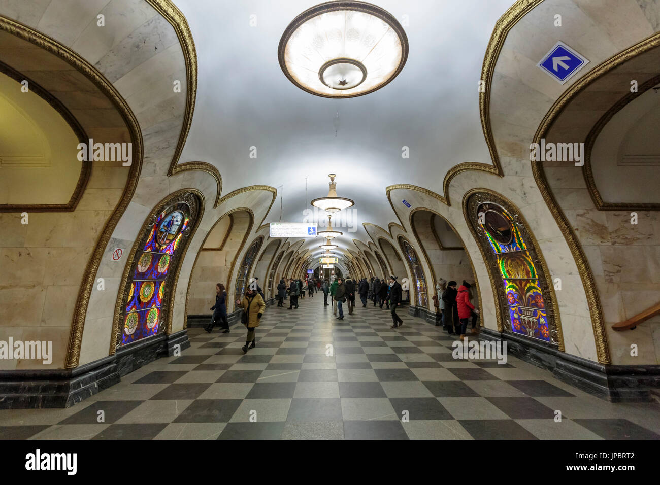 Novoslobodskaya moscow metro -Fotos und -Bildmaterial in hoher ...